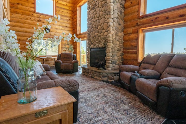 Spacious + Views + Gameroom = Sleeps 12 In Beds - Duck Creek Village, UT