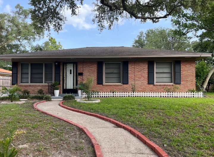 Relaxing Home 2 Mins. Away From The Beach - Gulfport, MS