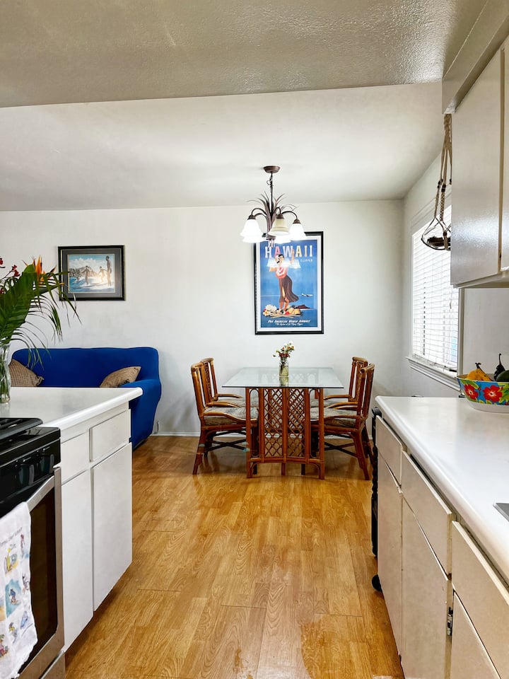 Aloha Room By The Beach - Oceanside, CA