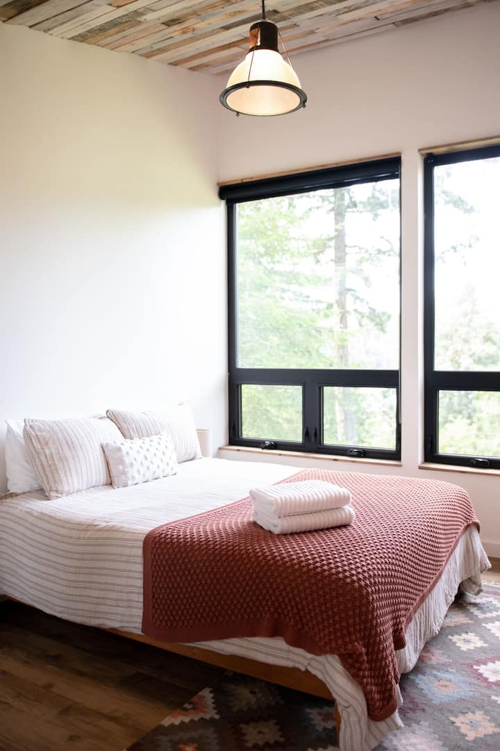 Rustic Comfort | Water View Room With Lounge - British Columbia