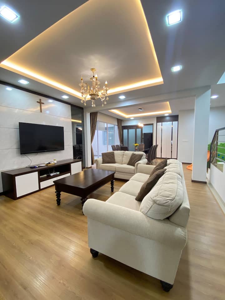 Semi Villa Pusat Kota Batam Full Renovasi - 