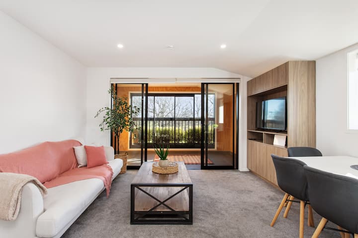 Penthouse Apartment Scenic Views-spacious 2br - Christchurch