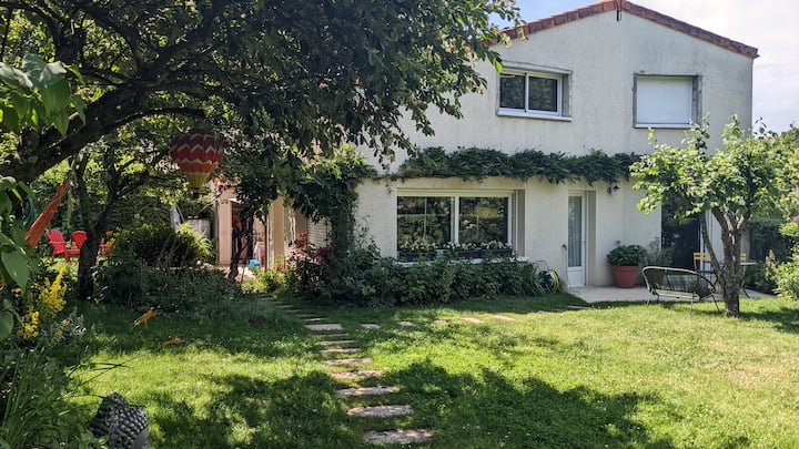 Maison Spacieuse Avec Jardin Au Calme - Poitiers