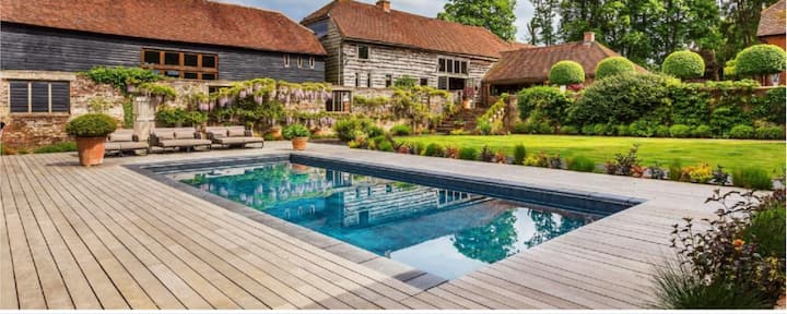 Luxury Interior Designed Country Estate And Spa - Farnham