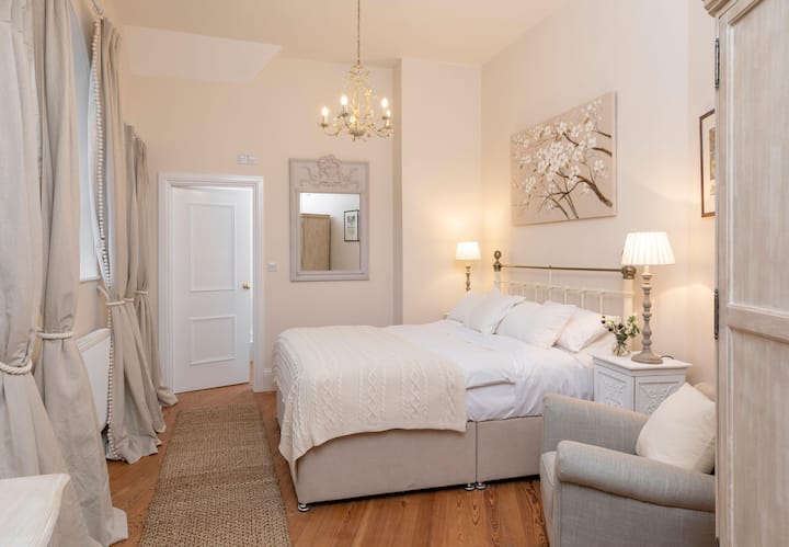 Egton Estate Bed & Breakfast (Honey Bee Room) - Goathland