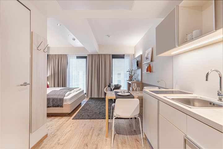 Fully Furnished Double Studio With Gym - München