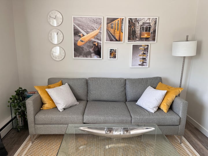 Aveline ~ Bright & Pet Friendly Stay! - Calgary