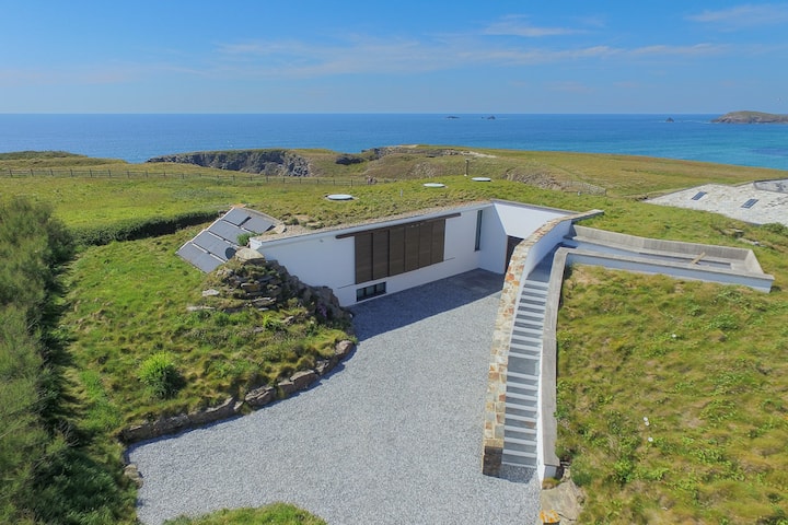 Unique, Private And Luxurious Cliff Top Eco Home - Constantine Bay