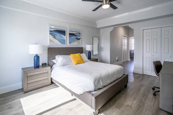 Lotus Haven: The Emerald – Studio In Miami Beach - Miami Beach, FL