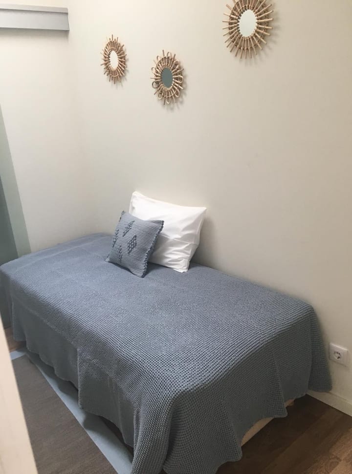Charming Small Room 4th Floor - Porto, Portugal