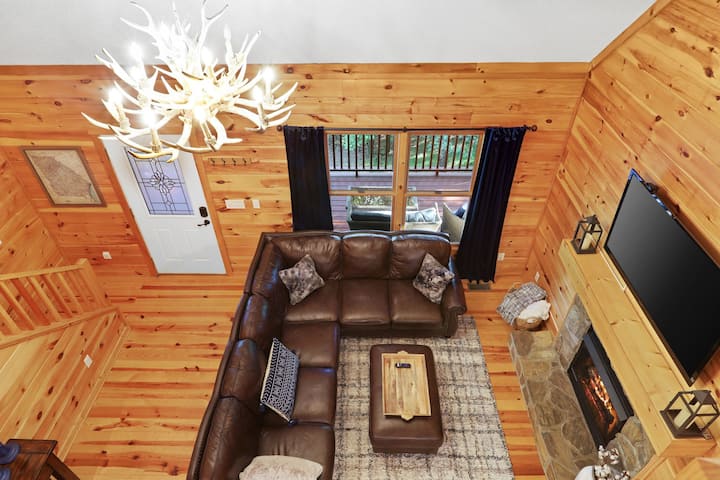 Family Fun! Hot Tub, Game Room, Slide, Fire Pit - Ellijay