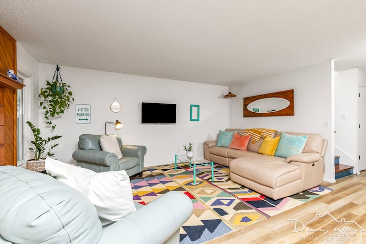 Wiley Post Boutique Hotel-style Escape- Room 2 - Anchorage, AK