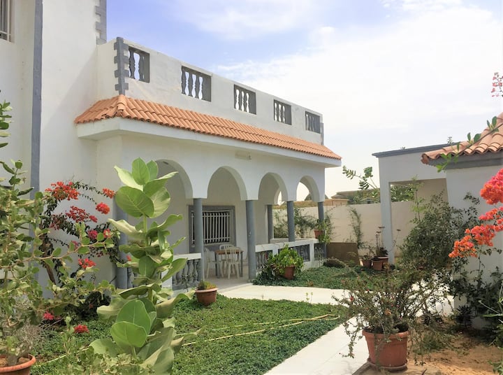 La Villa Samraa, Ses Espaces In, Out Et Sa Piscine - Nouakchott