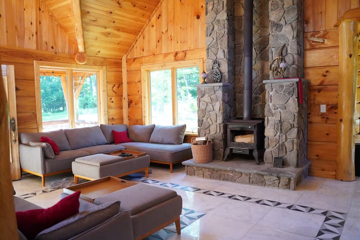 Cozy Catskill Log Home With New Relaxing Hot Tub - Monticello, NY