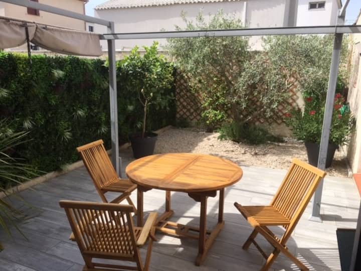Maison Chaleureuse Avec Terrasse Extérieure. - Aix-en-Provence