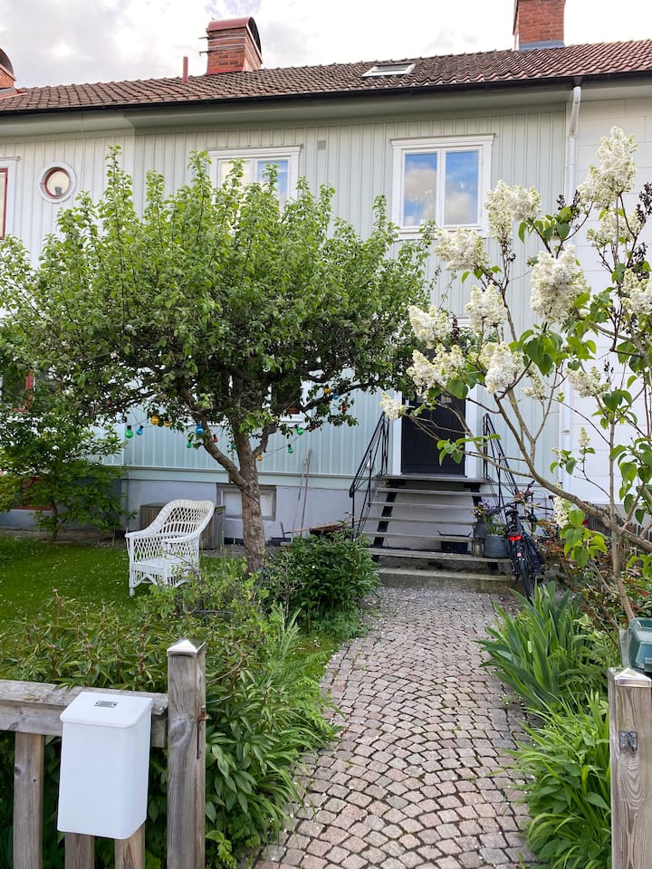 Centralt, Trevligt Radhus Nära Spårvagn Och Buss - Gotemburgo