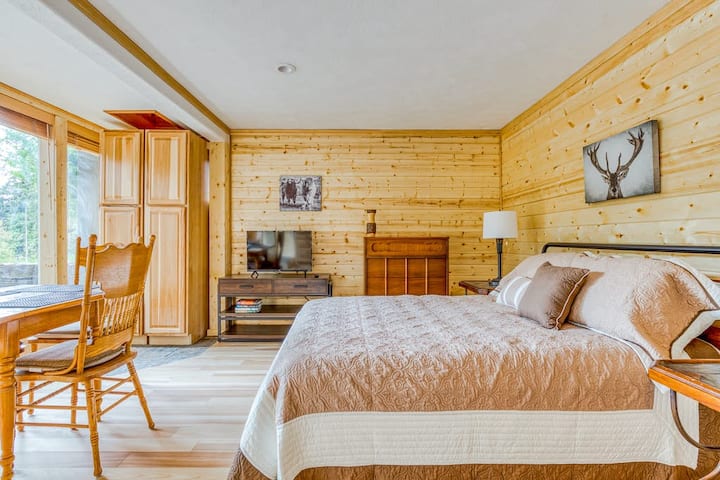 Stevenson Blueberry Cottage Pets Allowed! - Carson, WA