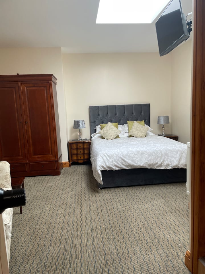 Spacious Luxury Escape - Milford Haven