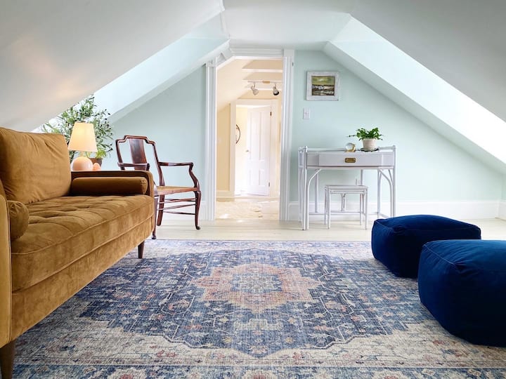 Private Loft Apt In Historic Home W Parking - Marblehead, MA