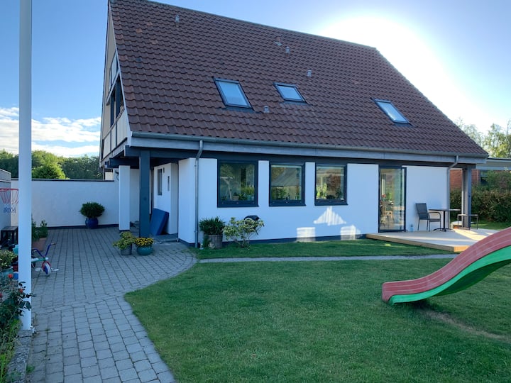 Familievenligt Hus Nær Skov, Sø Og Indkøb - Danemark