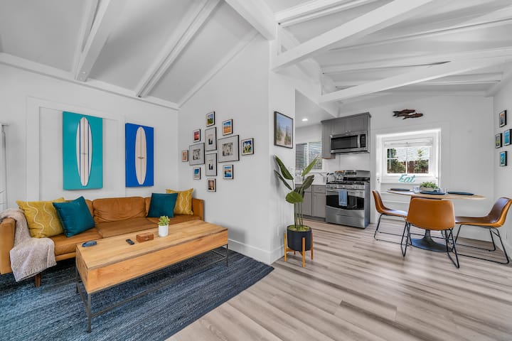 Steps To The Beach. Charming Seaside Cottage 2br - Laguna Beach, CA