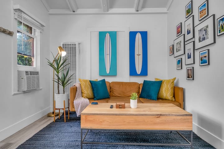 Steps To The Beach. Charming Beachside Cottage 2br - Laguna Beach, CA