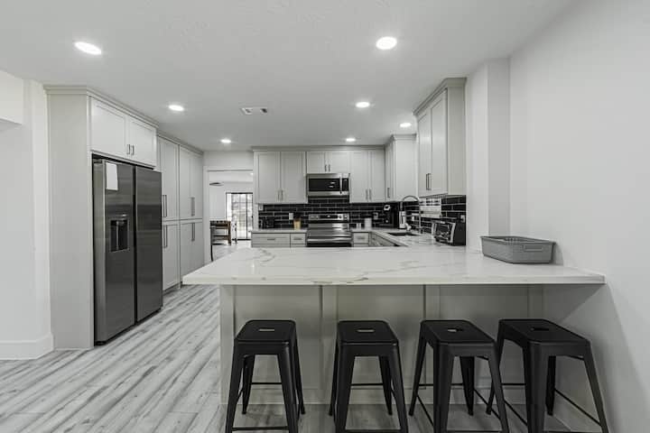 3kings| 2queens| Playground| Double Washer Dryer - Katy, TX