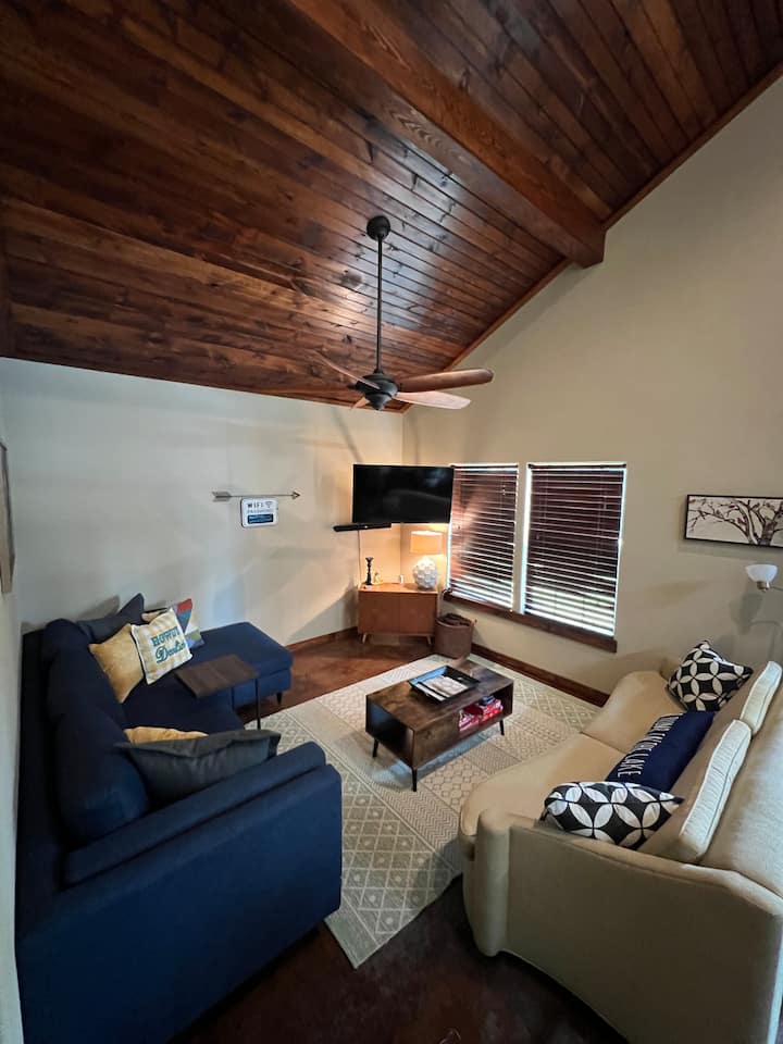 Rayburn Country Getaway | 5 Beds | Family-friendly - Sam Rayburn, TX