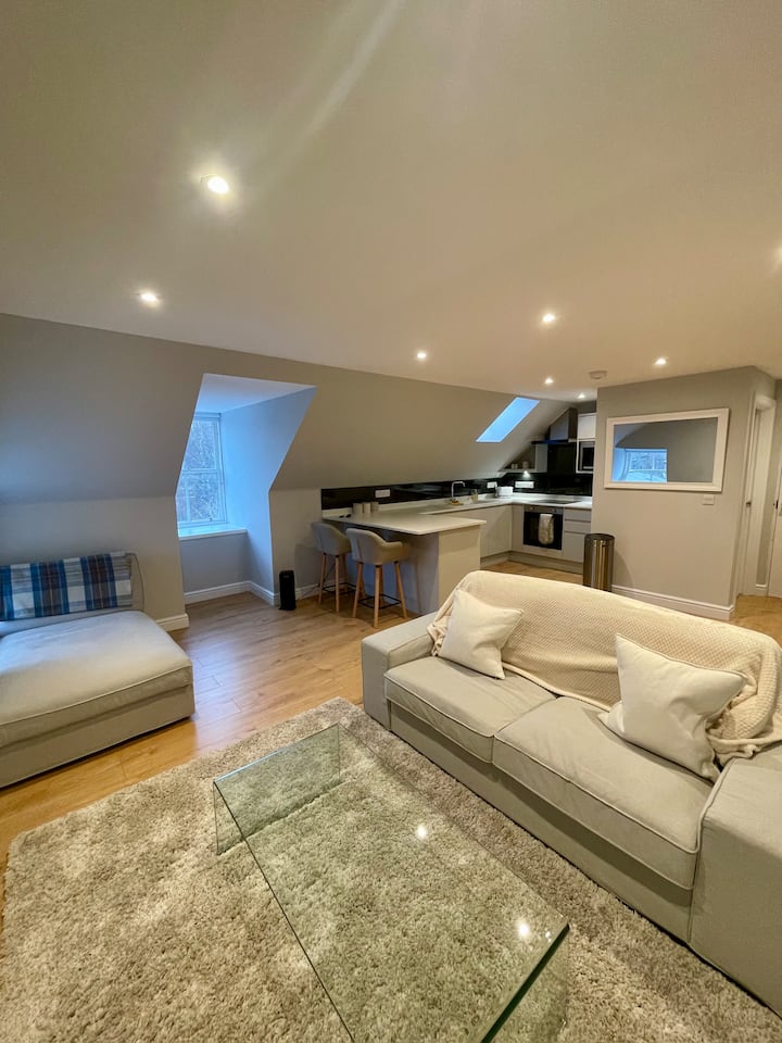 Modern Apartment With Free Parking - Inverness