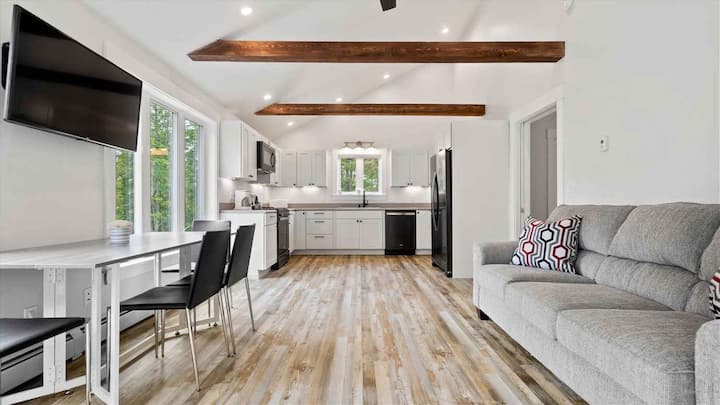 Quiet Boothbay Harbor Retreat - Boothbay Harbor, ME