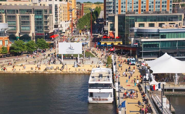 House With 3 Cheerful Bedrooms - National Harbor, MD