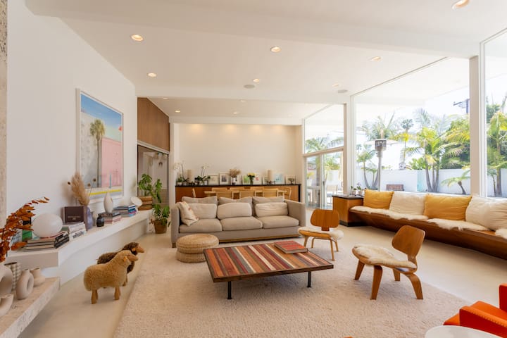 Stunning Mid-century Family Home With Pool & Spa - El Segundo, CA