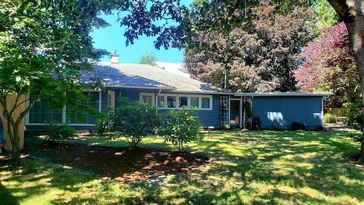 The Grand Marion~old Farm Land By Willamette River - Eugene, OR