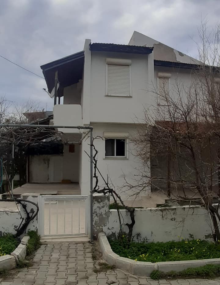 ÇEşme Yali Mahallesi Dublex Deniz Manzarali Villa - Çeşme