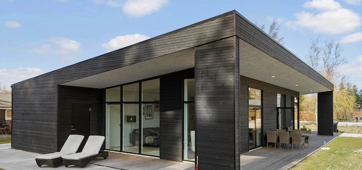 Cheerful And Modern 4 Bedroom House With Fireplace - Ebeltoft