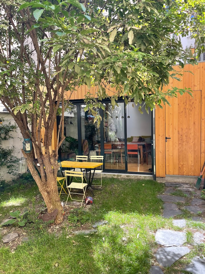 Maison Familiale Avec Jardin En Plein Belleville - Paris