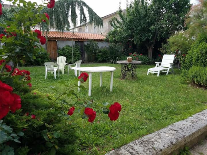 Appt Entier Avec Grand Jardin Barbecue 3 Sdb - Lagord