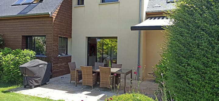 Agréable Maison Dans Un Beau Jardin - Plage d'Hermanville-sur-Mer
