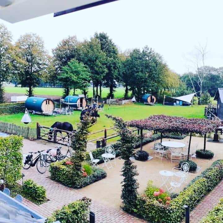 Sfeervolle Ierse Pipowagen - Eersel