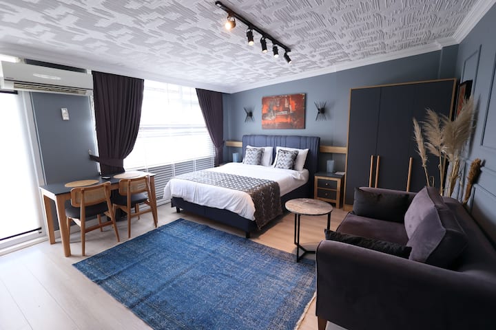 Stylish Room With Balcony In The Heart Of Ortaköy - Kartal