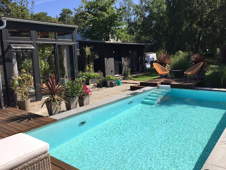 Lyxig Poolvilla 100 M Från Stranden I Höllviken - Trelleborg