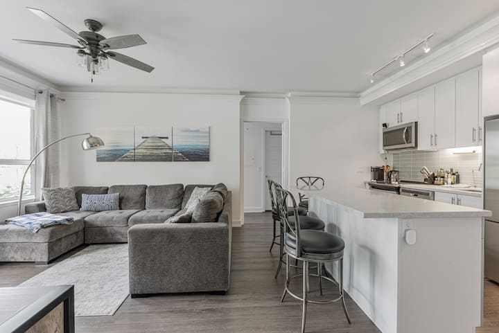 Beauty In And Out With Yard 2bdrm In The Harbour - Innisfil