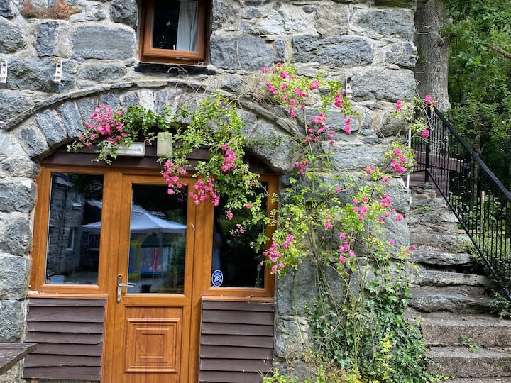 Bala Bunkhouse Set In Secluded Grounds - Bala