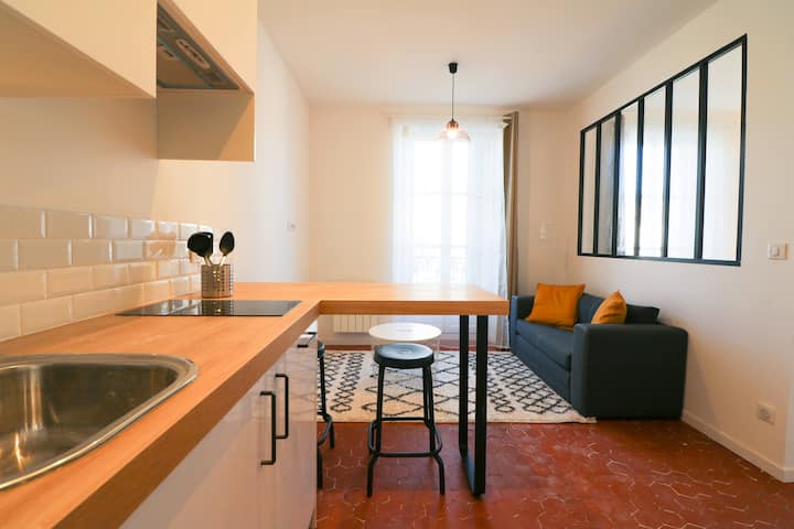Charmant Deux-pièces Avec Balcon En Hypercentre - Manosque