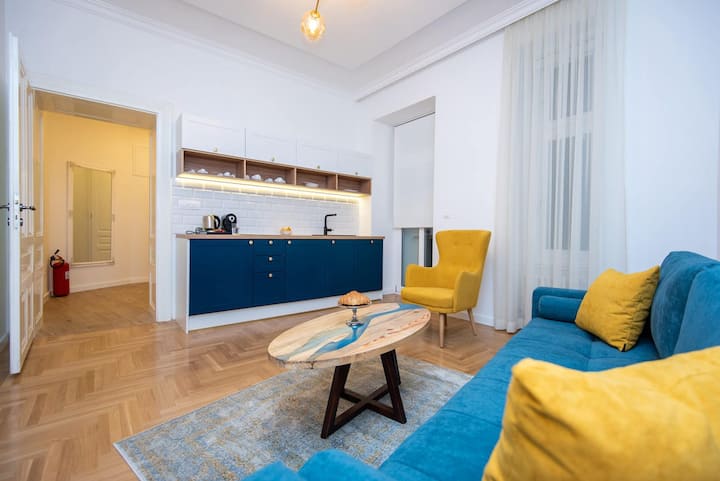 Walter Defends Sarajevo Suite - Sarajevo