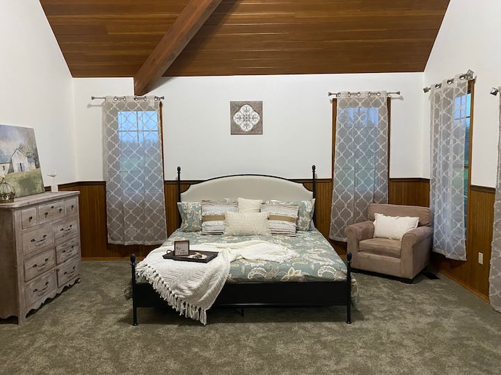 Beautiful Modern Farm House Right Off I-5 - Lewis and Clark State Park, Toledo