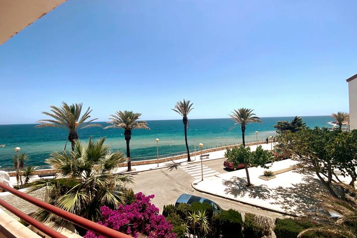 Preciosa Casa En Primera Línea, A Pie De Playa. - L'Ametlla de Mar