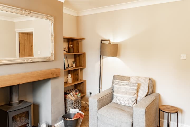 Charming Cottage Close To Chester. Garden. Parking - Chester, UK
