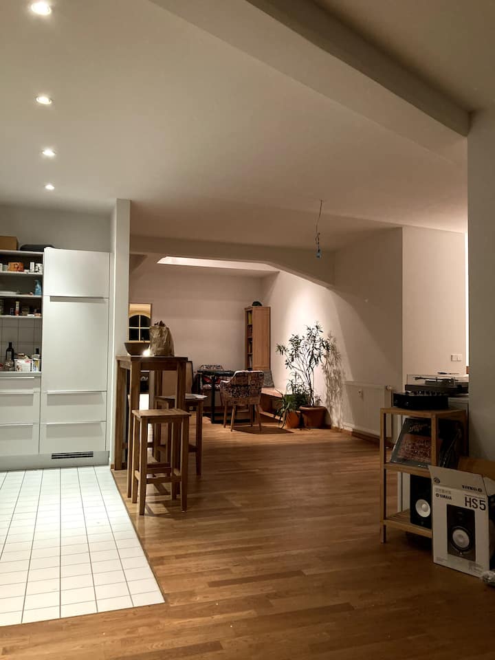 Schönes Sehr Zentrales Zimmer In 120qm Loft - Lipsia