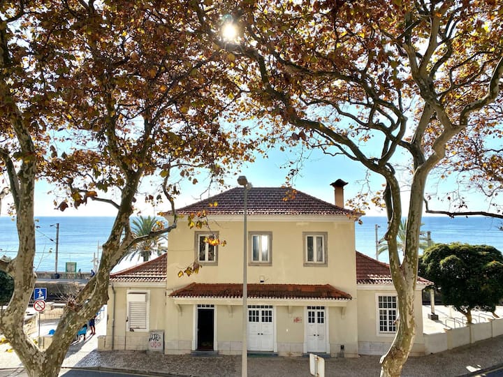 Monte Estoril Train Station - Seaside Apartment - Estoril